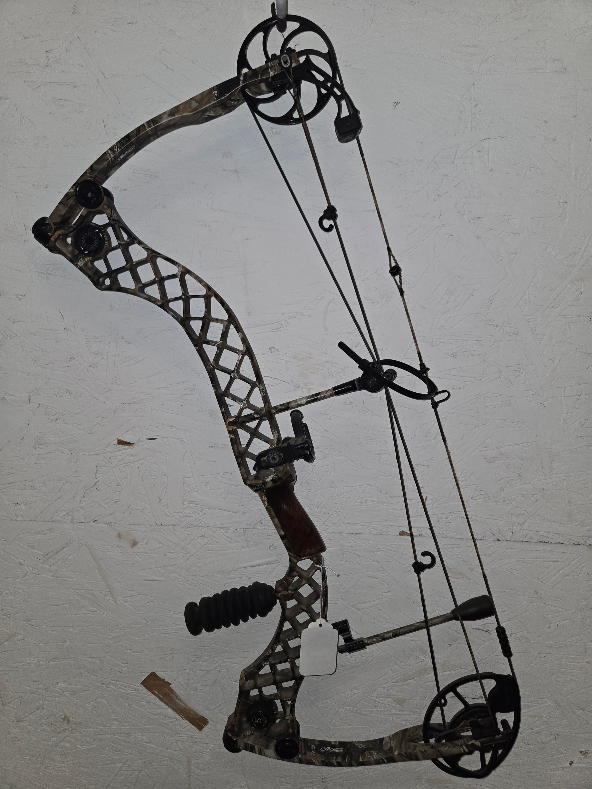 USED Mathews Helium 70# LH
